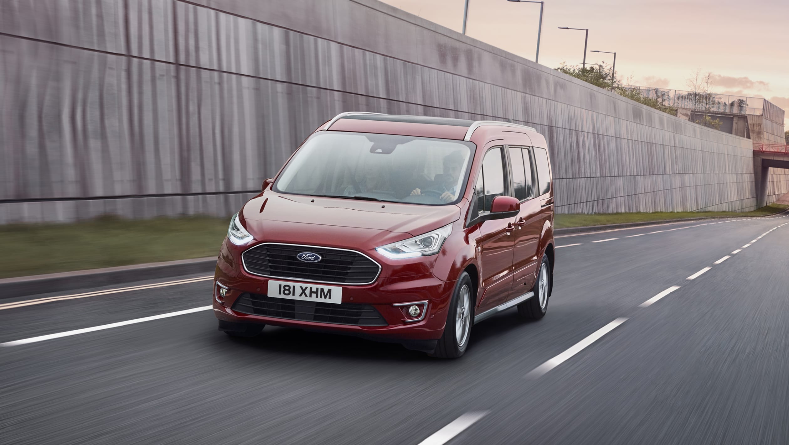 Ford Tourneo Connect MPV pictures | Carbuyer