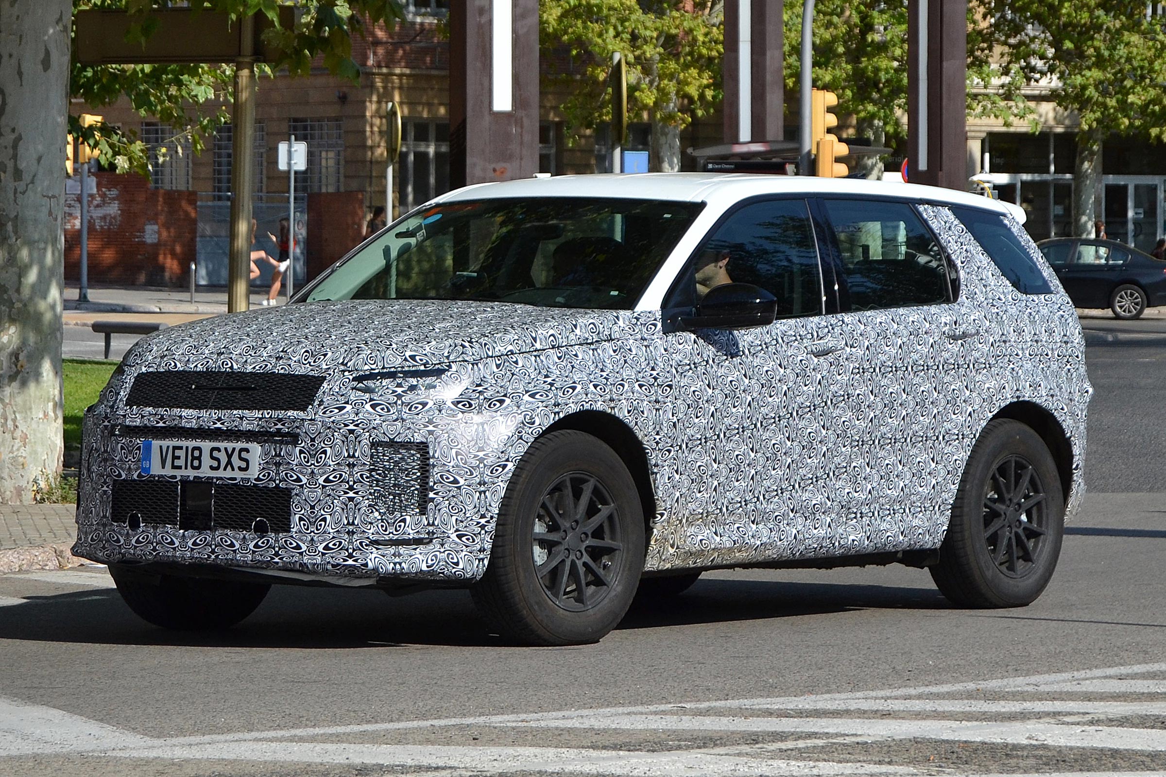 New Land Rover Discovery Sport 2019 spotted testing | Carbuyer