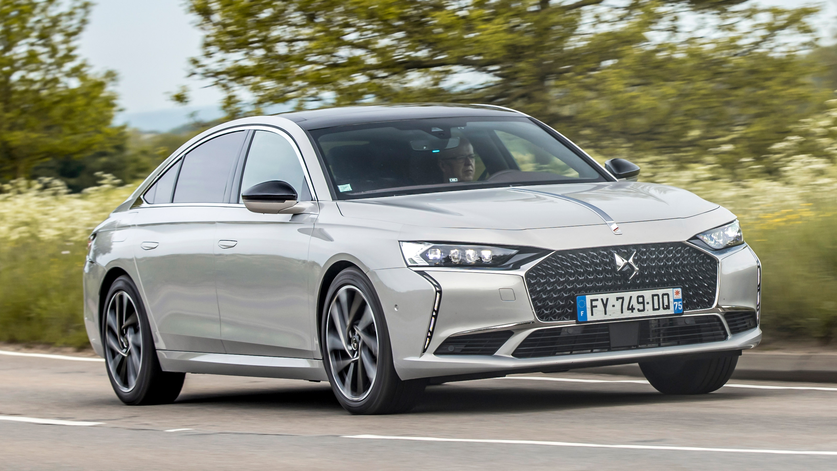 DS 9 saloon review - gallery | Carbuyer