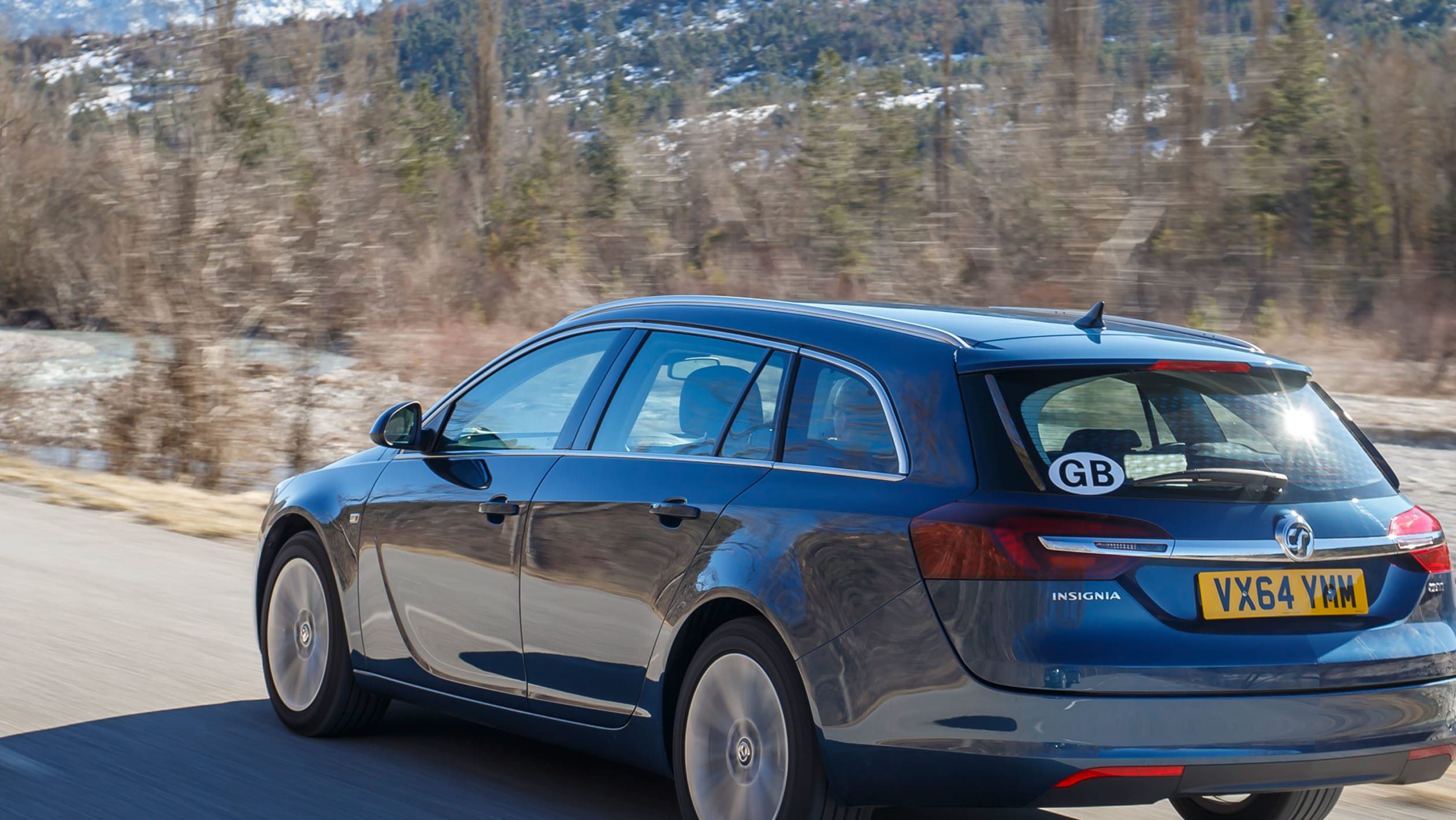 Vauxhall Insignia Sport Tourer estate pictures | Carbuyer