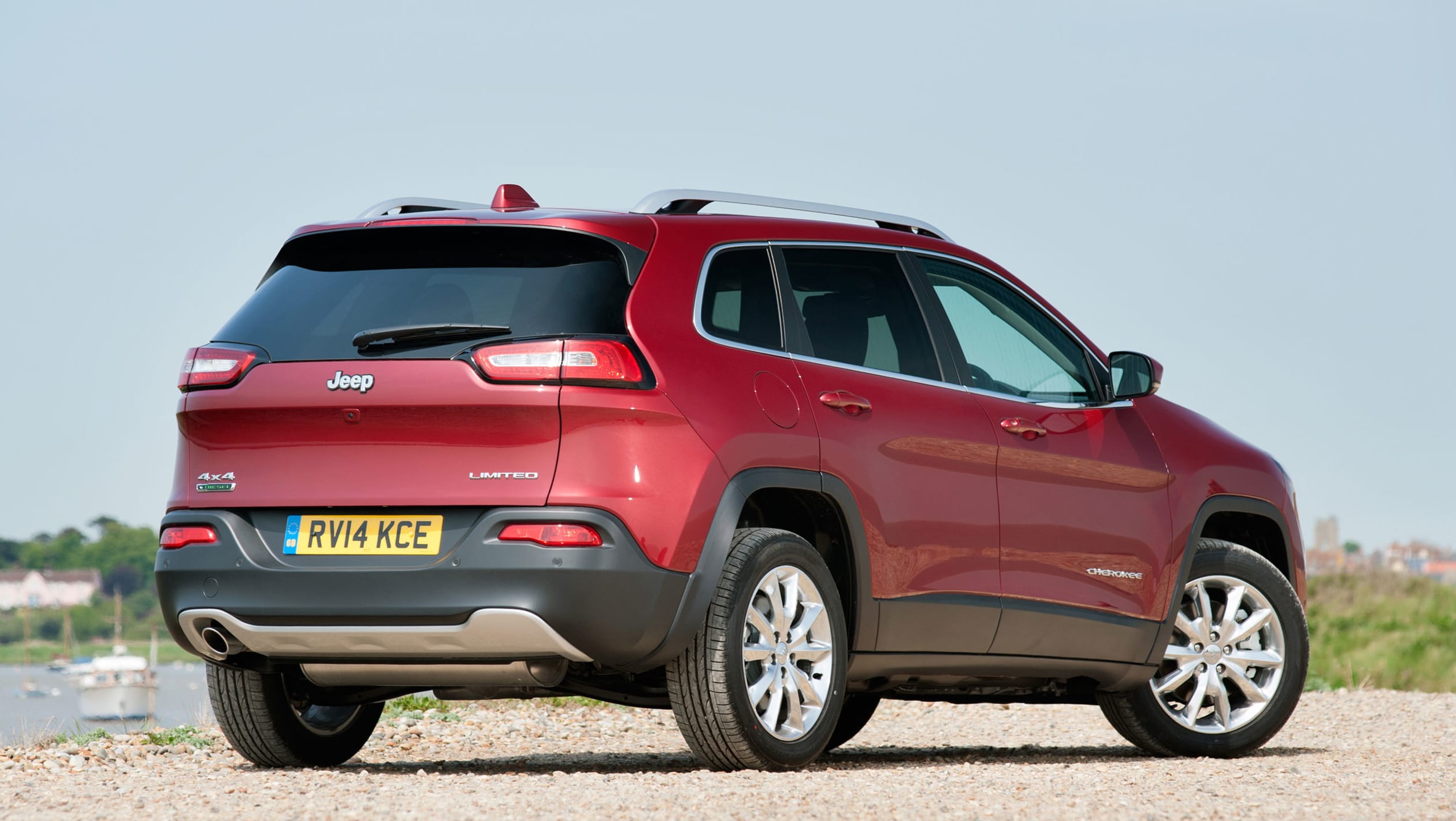 Jeep Cherokee SUV pictures | Carbuyer