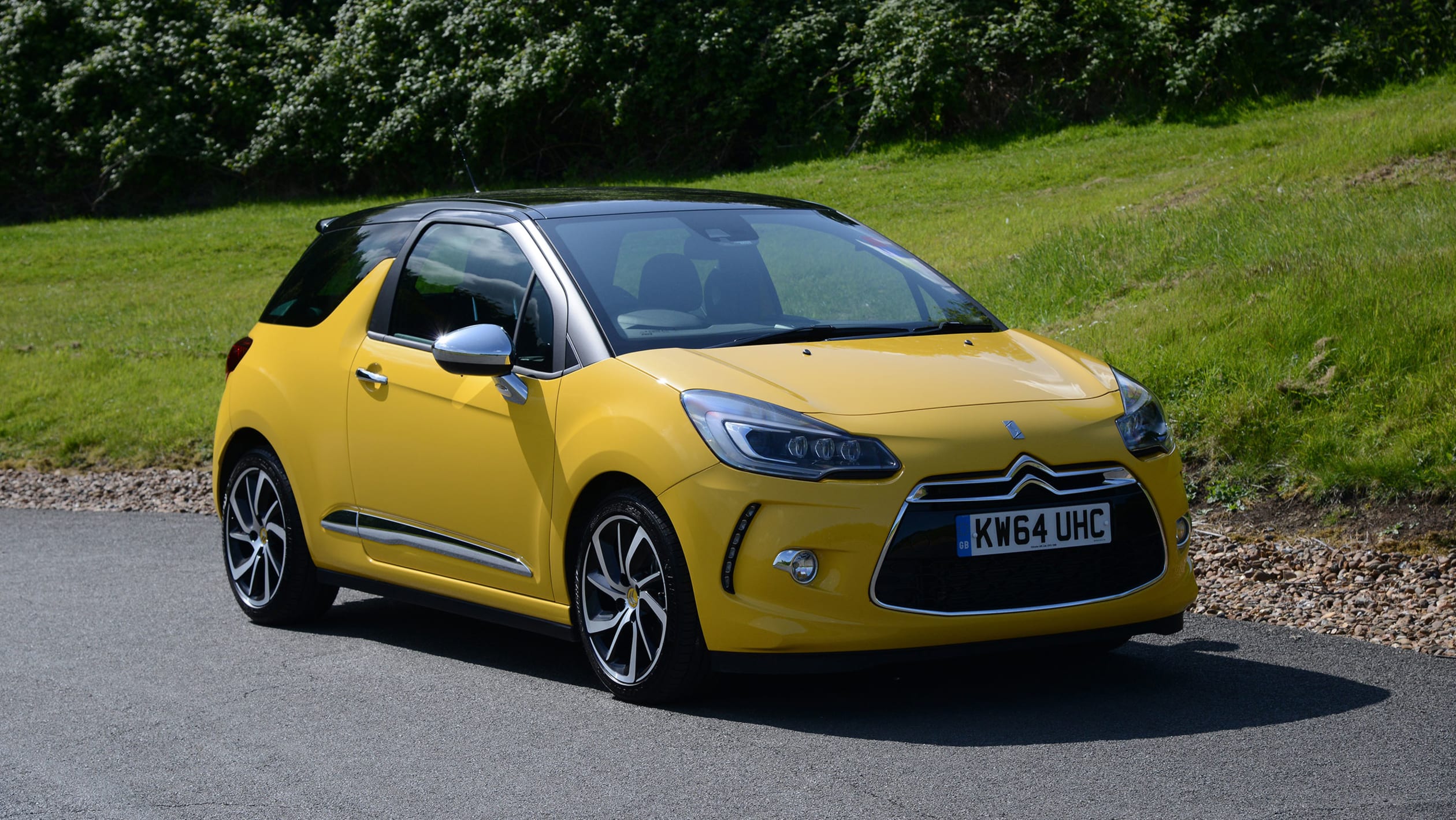 DS 3 hatchback 2016 pictures | Carbuyer