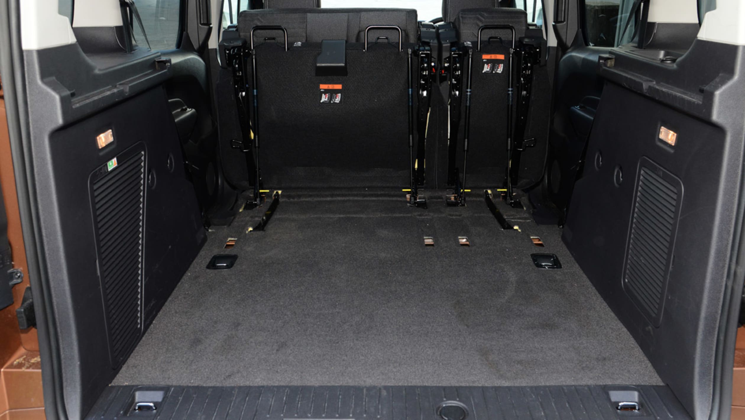 Ford Tourneo Connect MPV pictures | Carbuyer