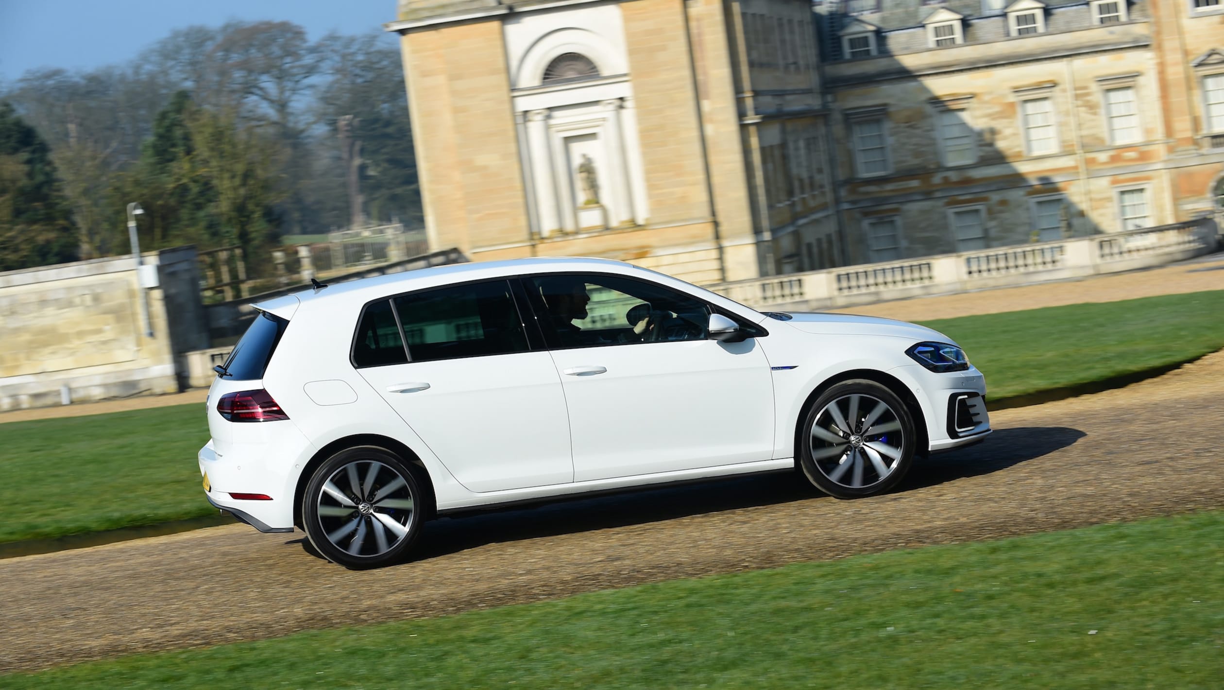 Volkswagen Golf GTE pictures | Carbuyer