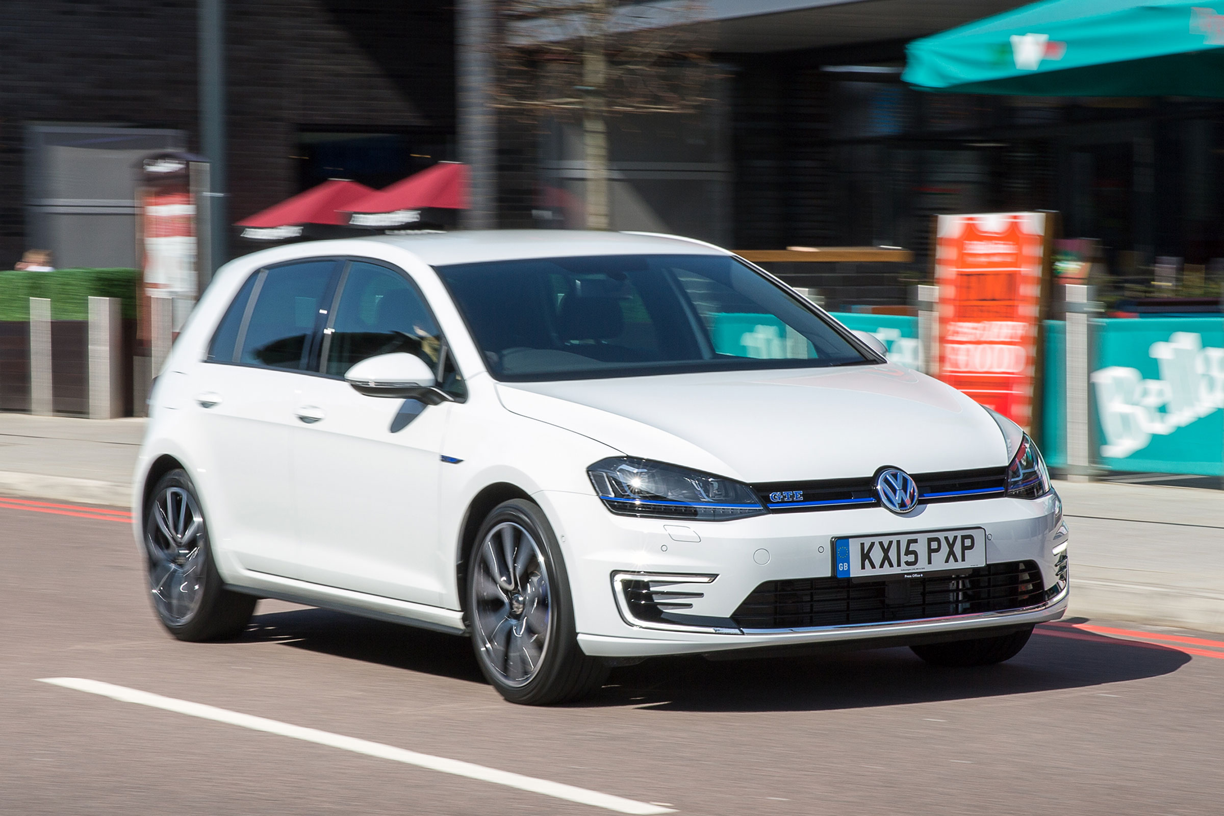 Volkswagen Golf GTE pictures | Carbuyer