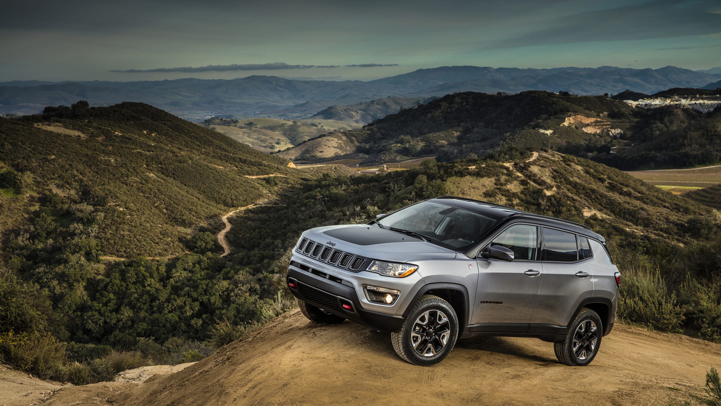 Jeep Compass SUV review - pictures | Carbuyer
