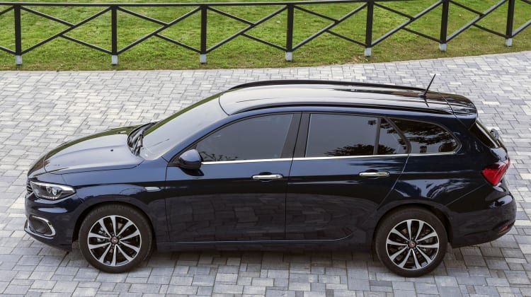 Fiat Tipo Station Wagon review images | Carbuyer