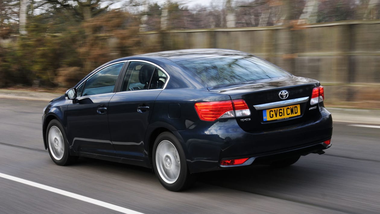 Toyota Avensis saloon pictures | Carbuyer