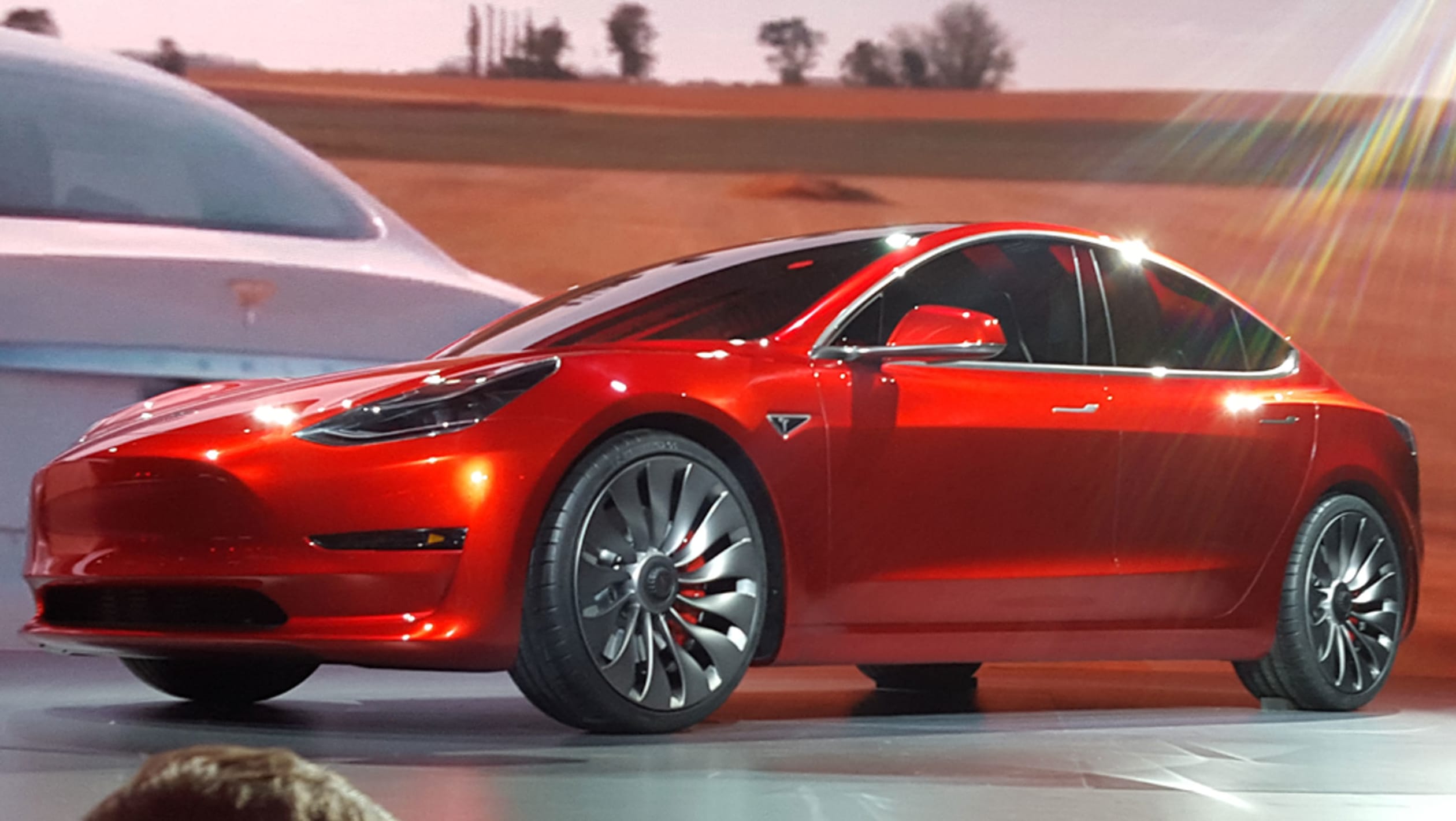 Tesla Model 3 saloon pictures | Carbuyer