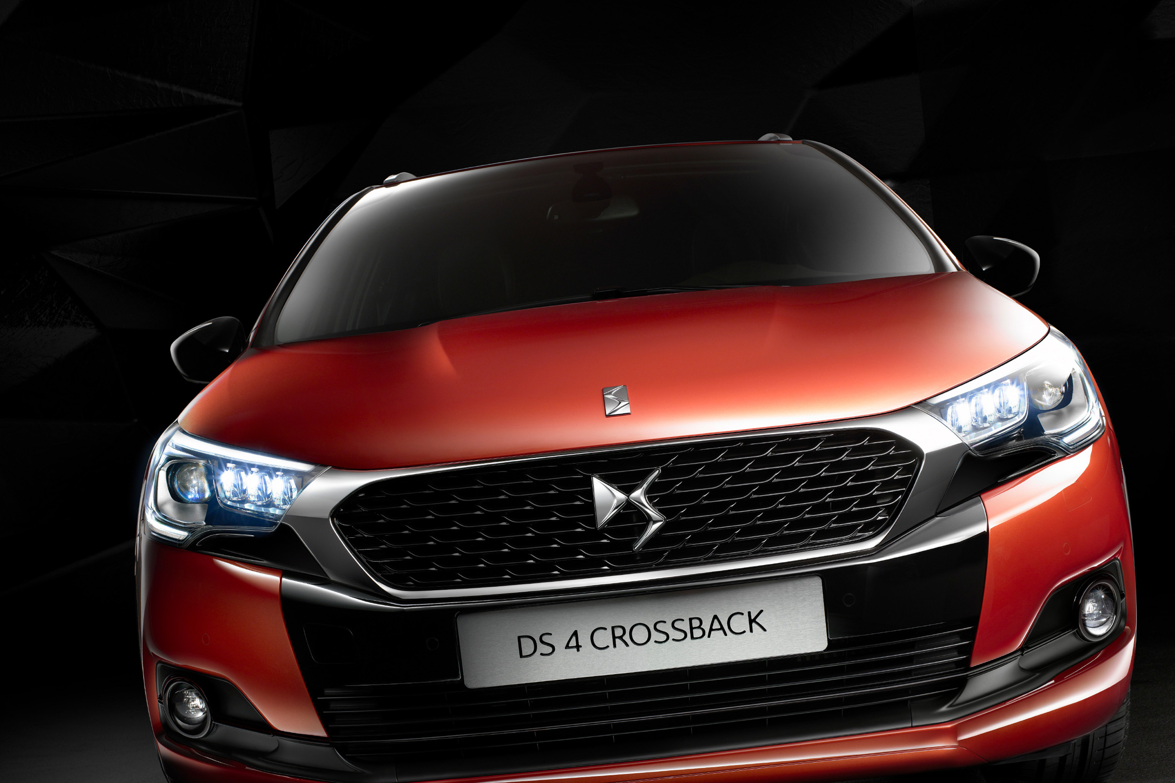 New DS 4 hatchback and Crossback pictures | Carbuyer