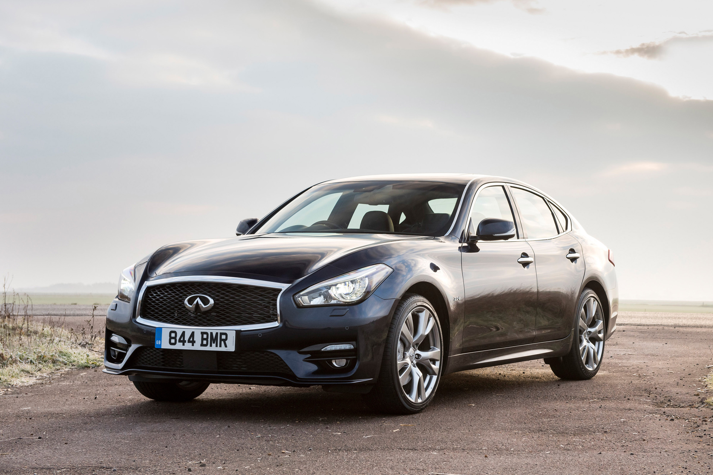 Infiniti Q70 now £8k cheaper | Carbuyer