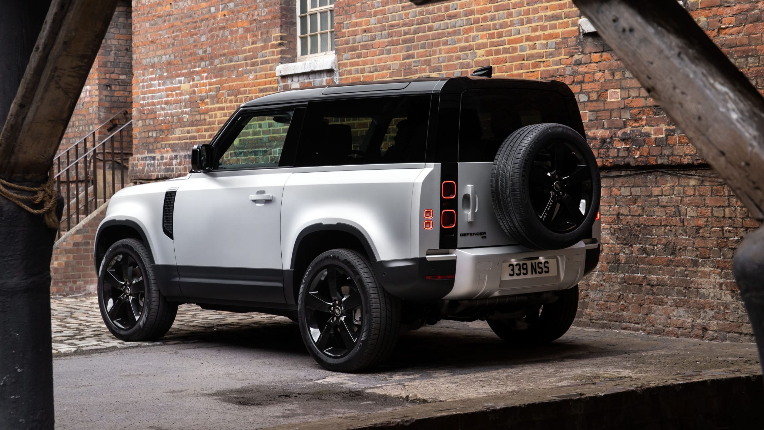 2020 Land Rover Defender 110 P400e plug-in hybrid arrives - pictures ...