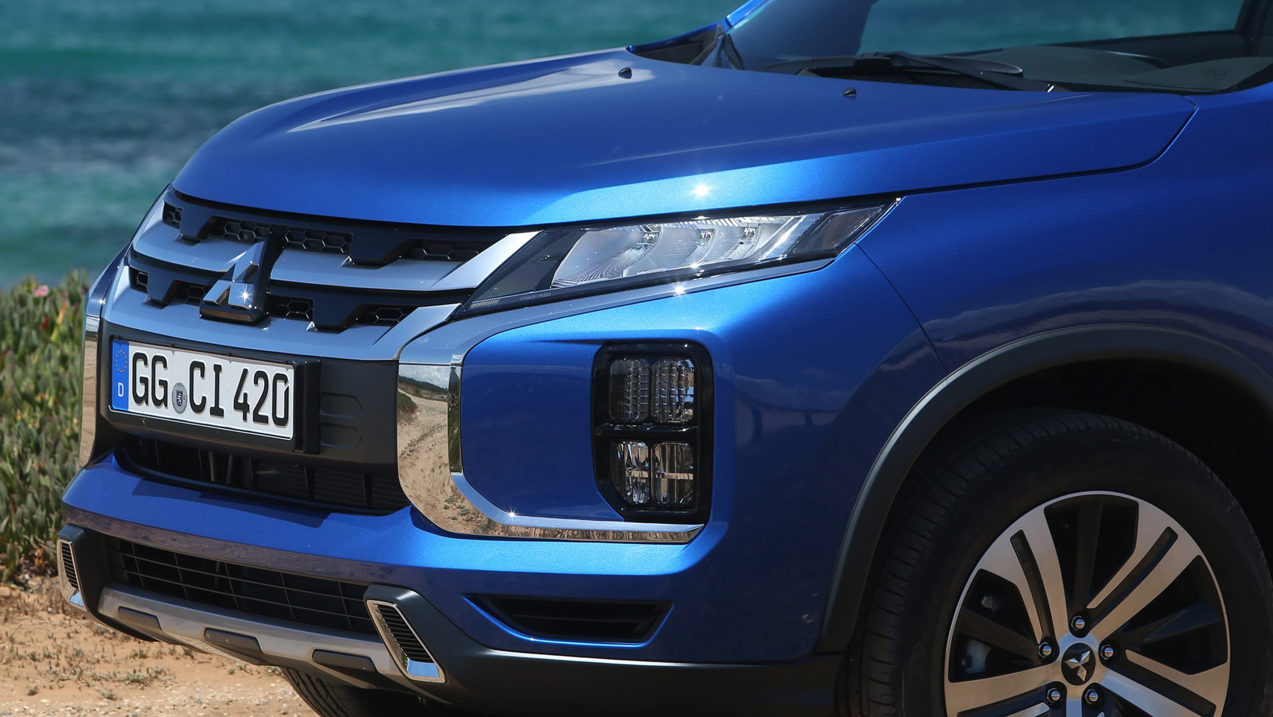 Mitsubishi ASX SUV review - pictures | Carbuyer