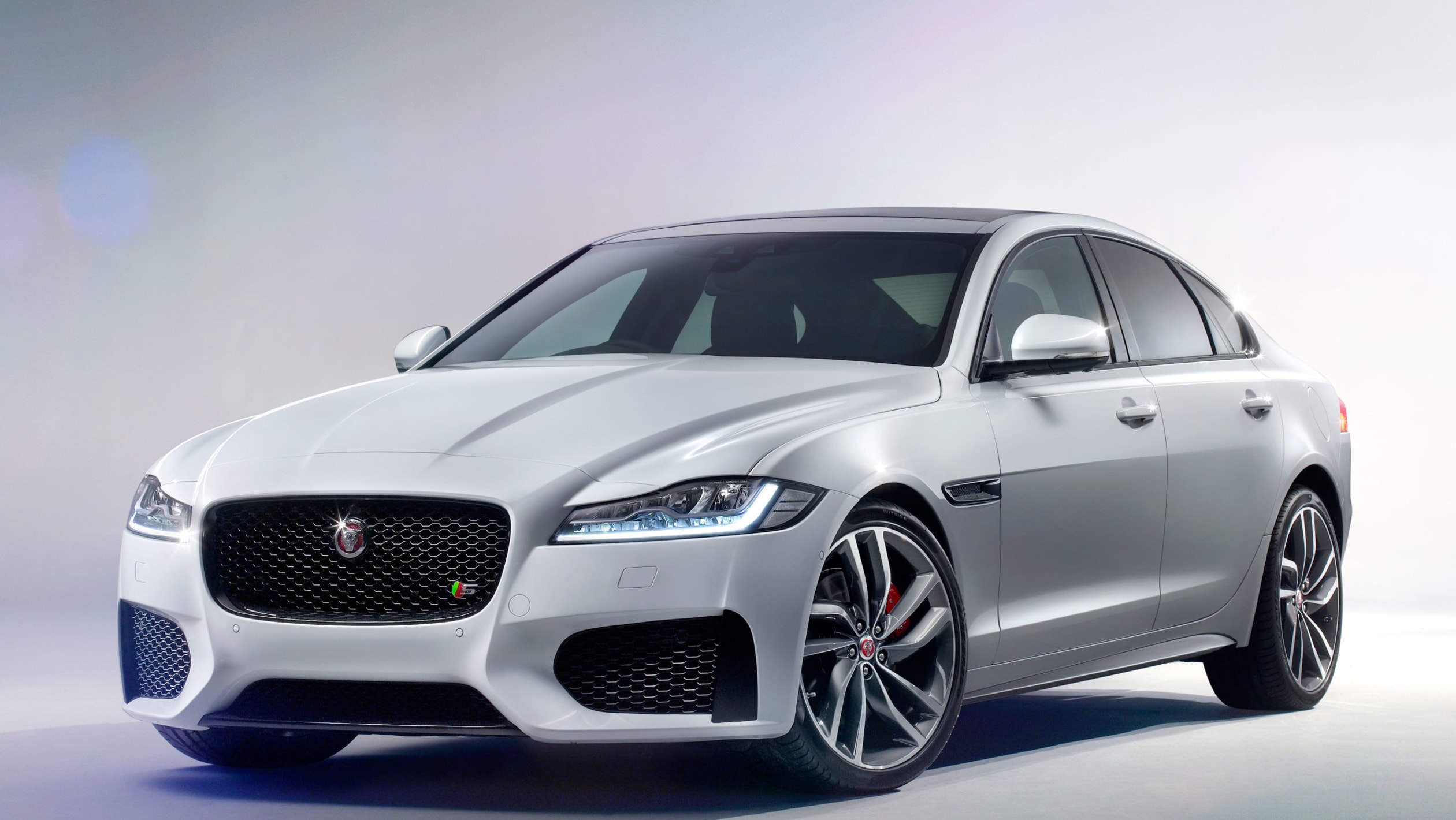 Jaguar XF 2015 images | Carbuyer