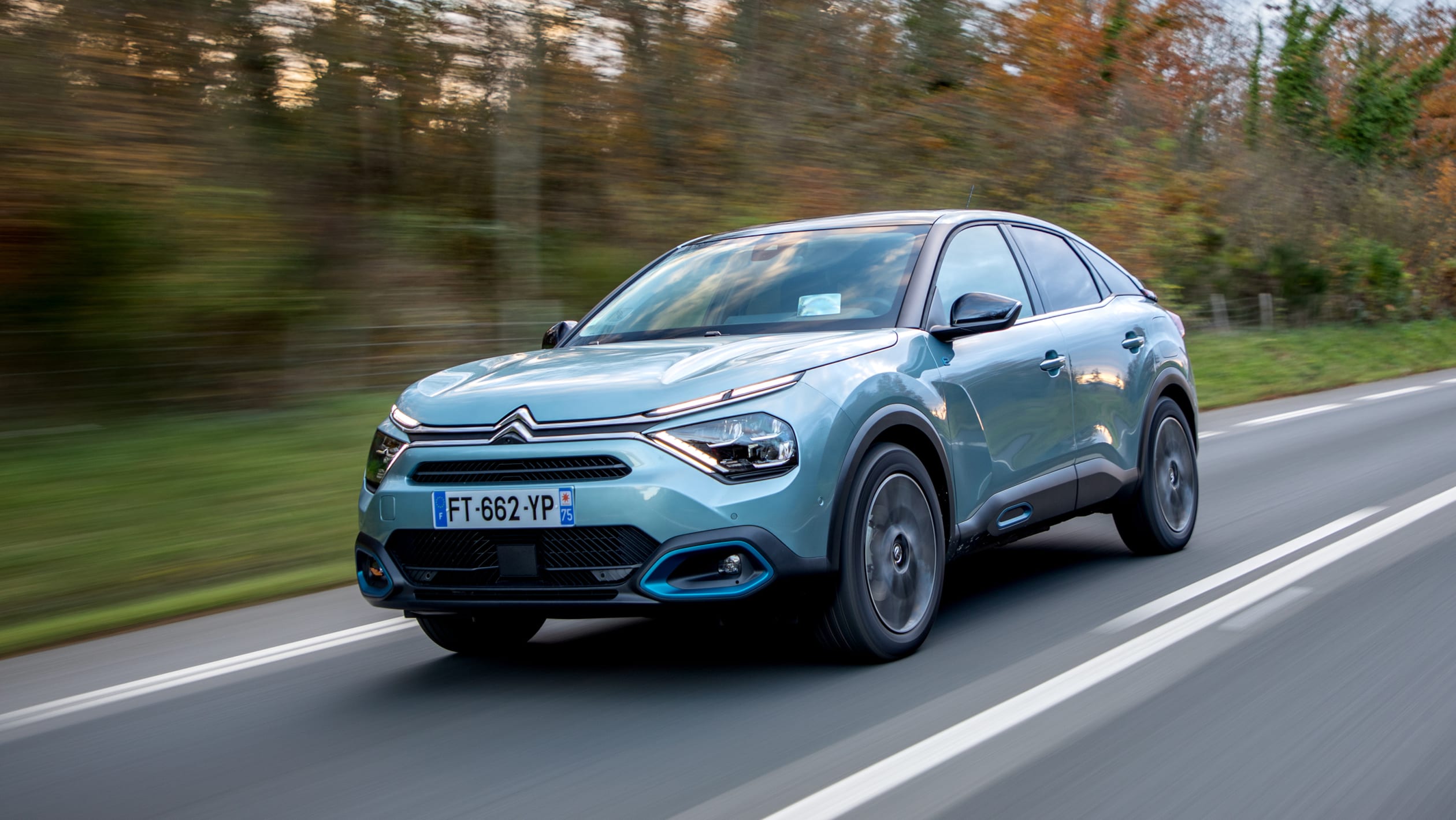 Citroen e-C4 hatchback review | Carbuyer